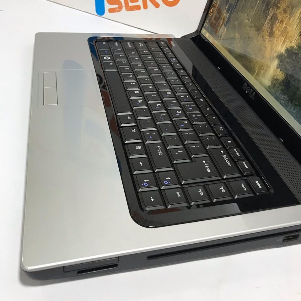 Dell Studio 1555 Laptop - Intel Core Duo - 320GB HDD - 4GB RAM - Free ...