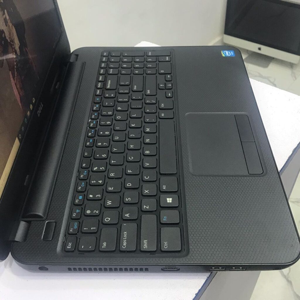 Portable DELL Intel Inside- 4GB Ram - 320GB HDD - PSERO LAPTOP