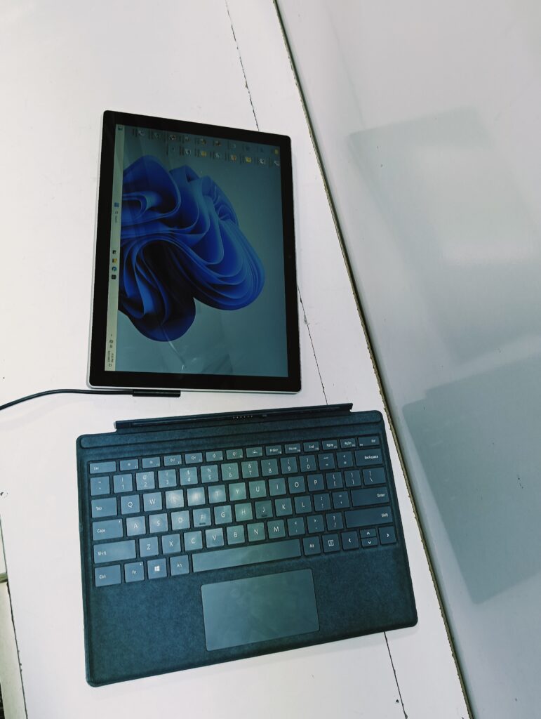 Microsoft Surface Pro 7 - Touchscreen - Detachable Keyboard - Core i5 ...