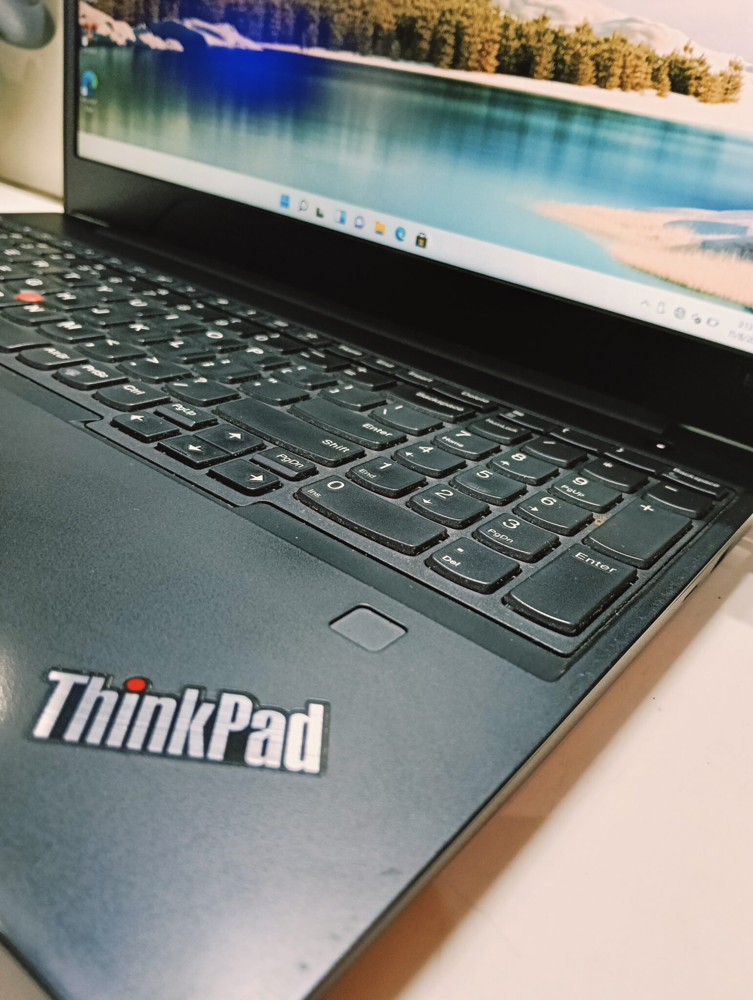 Lenovo ThinkPad E950 - Intel Core i5 (1.8GHz) - 8th Gen - 512GB SSD ...